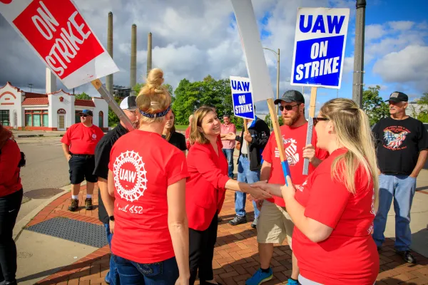 UAW President Shawn Fain, Elissa Slotkin to fire up Michigan union ...